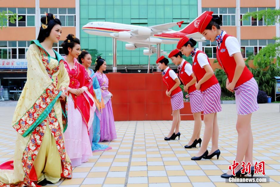 Graduation Photos Celebrating Youth | Study In China